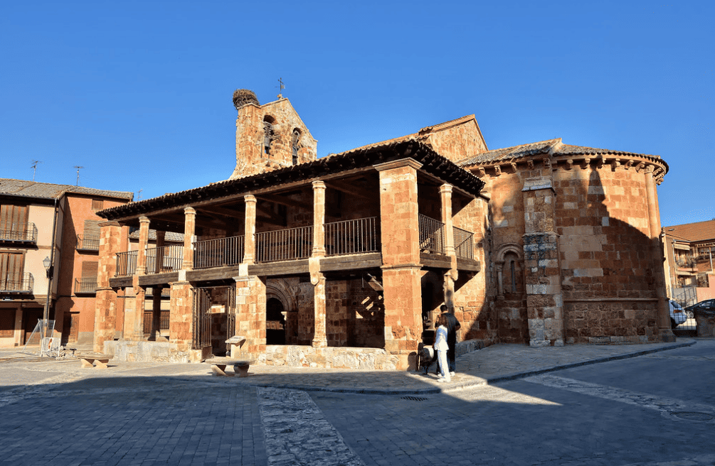 Descubre Qué Ver en Ayllón – Guía Esencial de Viaje